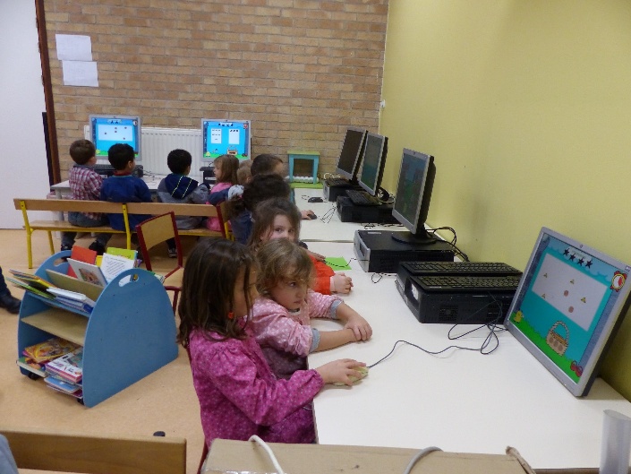 Une nouvelle salle informatique en maternelle ! – Ecole Sainte Anne ...